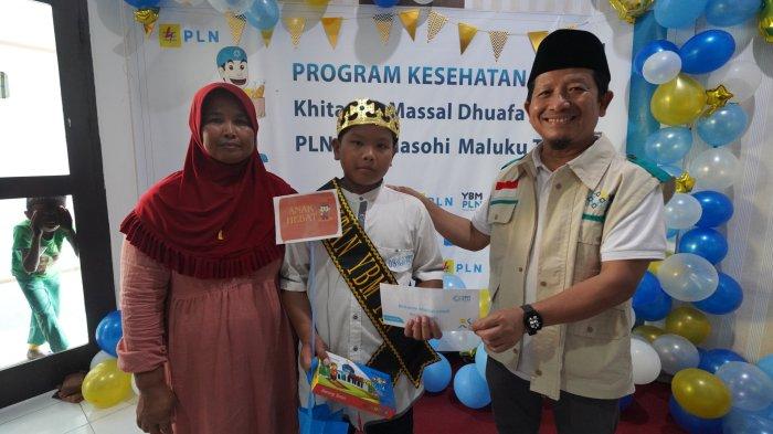 Peduli Kesehatan Generasi Muda, YBM PLN UP3 Masohi Gelar Khitan Massal - Tribunambon.com