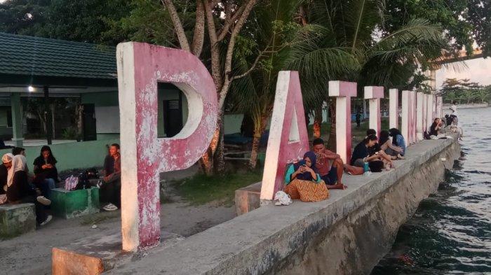Pantai Zipur Rumah Tiga Ambon Jadi Tempat Nongkrong Seru, Bisa Liat JMP ...