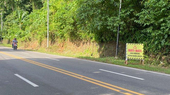 Rawan Longsor, Pengendara Diimbau Berhati-hati Saat Melintasi Jl ...