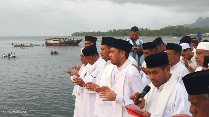 Jelang Senja, Mandi Husafara Ditutup Para Petuah dan Raja Negeri Hitu ...