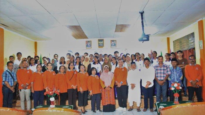 Pupuk Persaudaraan, SMA Kristen YPKPM Ambon Buka Puasa Bersama Warga ... Pupuk Persaudaraan, SMA Kristen YPKPM Ambon Buka Puasa Bersama Warga ...