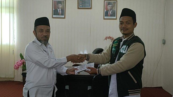 Dari Hasil Infak, Kemenag Malteng Sumbang Rp 10 juta tuk Perbaikan ...