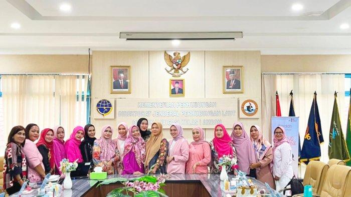 Serunya Color Expert Class Wardah, Diikuti Ibu-ibu DWP Kantor Distrik ...