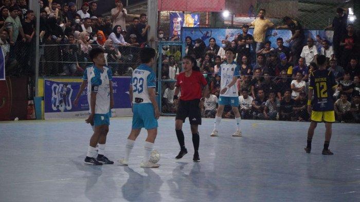 Tita, Wasit Perempuan Pertama di Liga Futsal Angkatan Kota Ambon ...