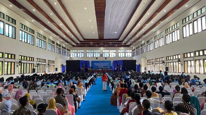 832 Mahasiswa Polteknik Negeri Ambon Diwisudakan - Tribunambon.com
