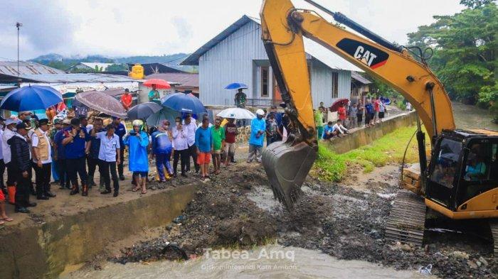 Sedimentasi Jadi Penyebab Banjir, Pemkot Ambon Segera Normalisasi Sungai - Tribunambon.com