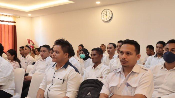 UT Ambon Gelontorkan Beasiswa CSR Bagi Mahasiswa Berprestasi dan ...