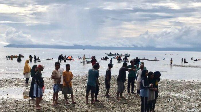 Tolak Bala, Ratusan Warga Negeri Hitu Messing Mandi Safar di Pantai ...