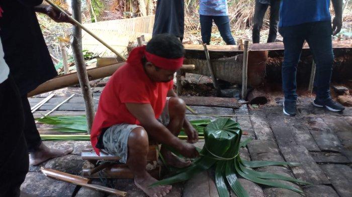 Ini Cara Pengolahan Sagu Tradisional Ala Negeri Rutong - Ambon ...