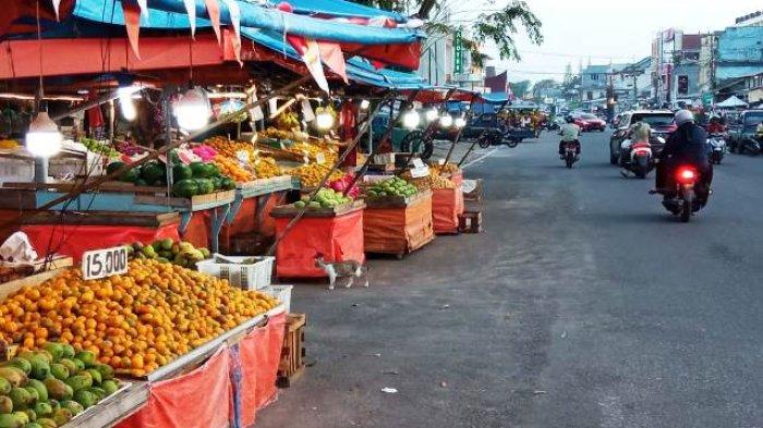 Pedagang Manfaatkan Bahu Jalan untuk Berjualan, Ubaidi: Mereka Tak Ada Izin - BaBelnews.id