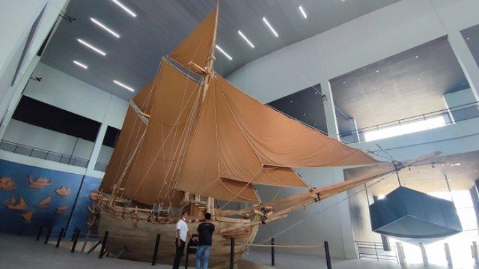 Kapal Pinisi 'Berlabuh' di Museum Maritim Belitung - BaBelnews.id