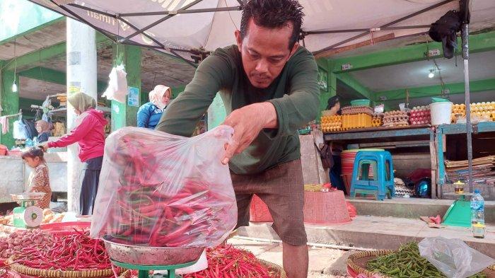 Harga Cabai Melonjak Terimbas BBM - BaBelnews.id