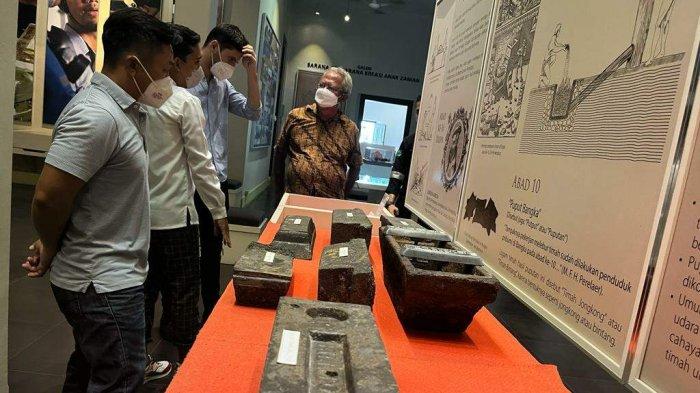 Keluarga Korban Perang Dunia II Kunjungi Museum Timah - BaBelnews.id