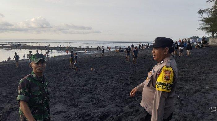 Beri Rasa Aman Saat Banyupinaruh, Aparat Awasi Pantai Di Gianyar ...