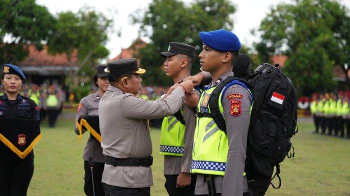 Seribuan Personel Polda Bali Jalani Pergeseran Pasukan Pengamanan TPS Pemilu 2024 - Tribun-bali.com