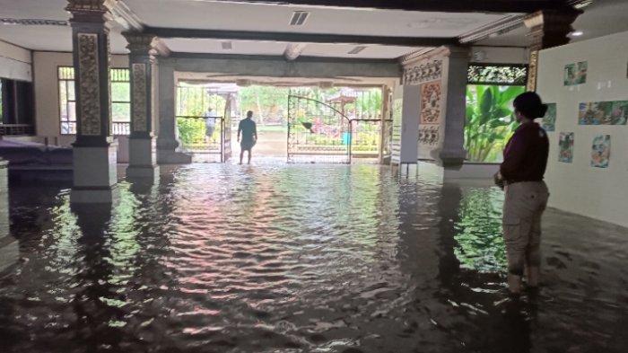 Gedung Ksirarnawa Art Center Kebanjiran, Stand Pameran Bulan Bahasa ...