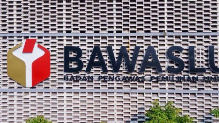Bawaslu Badung Rapat Pleno Segera Rilis kasus Perusakan APK, Terima Laporan Parpol - Tribun-bali.com