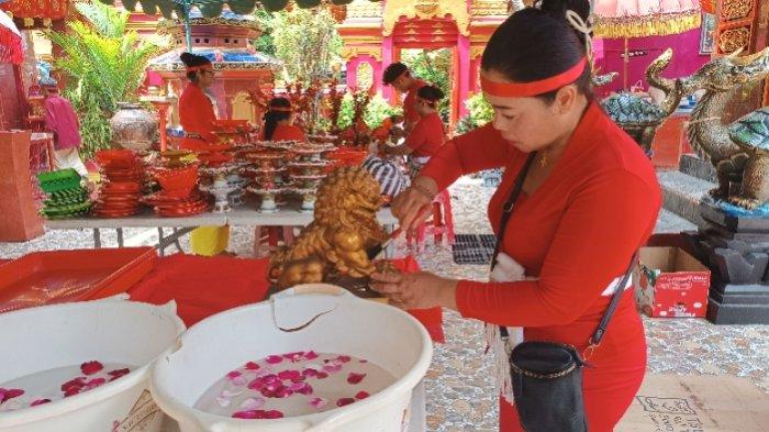 Jelang Imlek 2575, Ratusan Arca Dewa di Griya Kongco Dwipayana Tanah ... Jelang Imlek 2575, Ratusan Arca Dewa di Griya Kongco Dwipayana Tanah ...