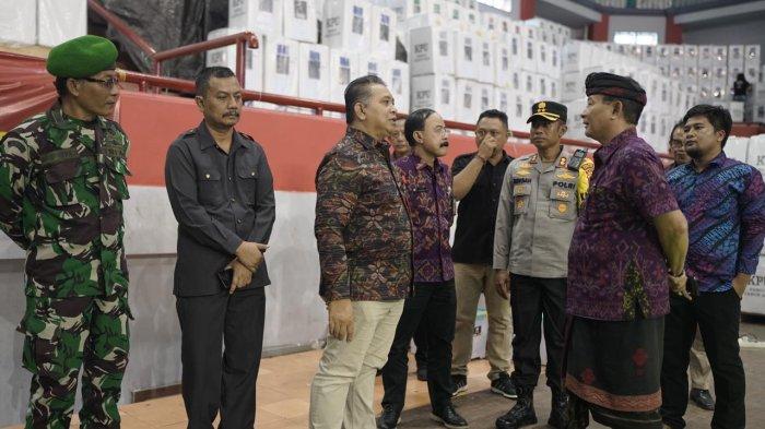 Bupati Dana Bersama Forkopimda Karangasem Memeriksa Kesiapan Pemilu 2024 Di Gor Gunung Agung ...