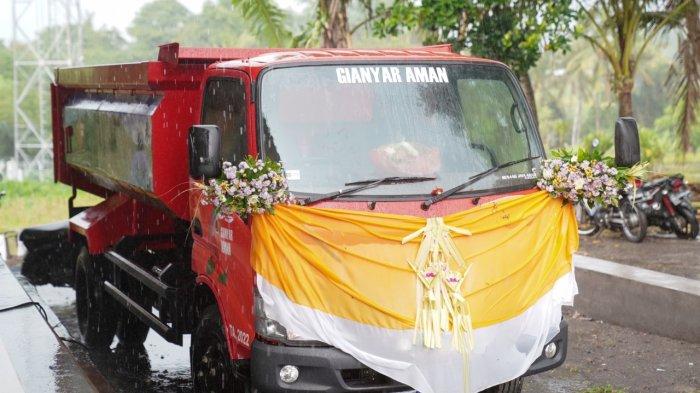 Singapadu Terima Truk Sampah Untuk TPS3R - Tribun-bali.com