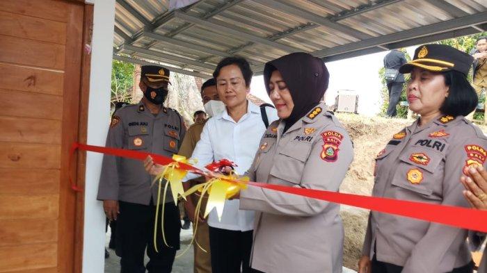 Hari Jadi Ke-74 Tahun Polwan RI, Polwan Polda Bali Beri Bantuan 3 Unit Bedah Rumah - Tribun-bali.com