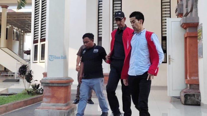 Curi Barang Penumpang di Bandara Ngurah Rai Bali, Dua WNA Aljazair ini Dituntut 2 Tahun Penjara ...