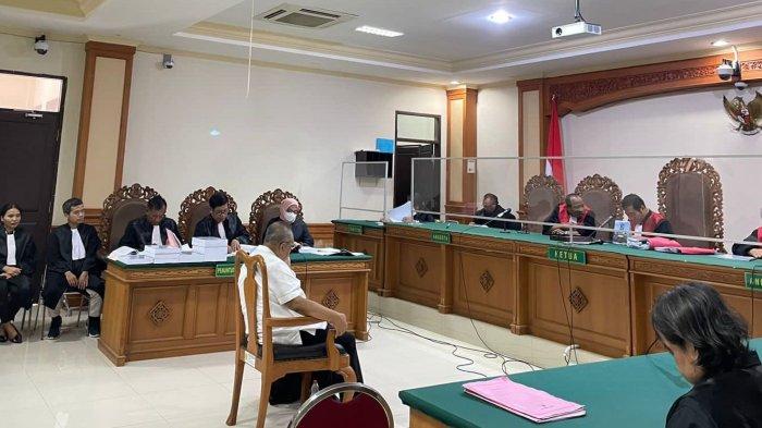 Mantan Kejari Buleleng Fahrur Rozi Dituntut Lima Tahun Penjara - Tribun ...