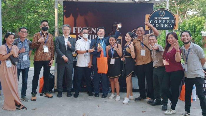 Kenikmatan Kopi Arabika Mix Vodka dalam Botol Friendship Coffee Vodka ...