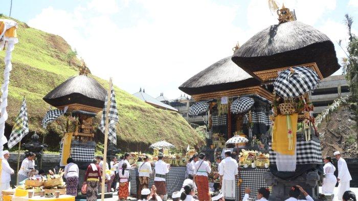 Gubernur Bali Wayan Koster Sukses Merestorasi dan Pengembangan Tempat ...