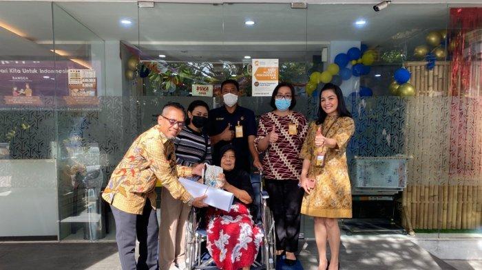 HUT ke-8, Bank Mandiri Taspen KC Melati Denpasar Bagikan 150 Sembako dan Cek Kesehatan Gratis ...