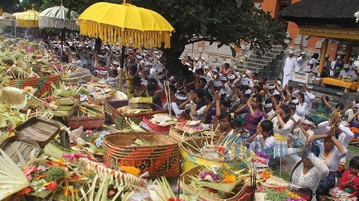 20 Ucapan Selamat Hari Suci Galungan dan Kuningan 2023, Bagikan ke ... 20 Ucapan Selamat Hari Suci Galungan dan Kuningan 2023, Bagikan ke ...