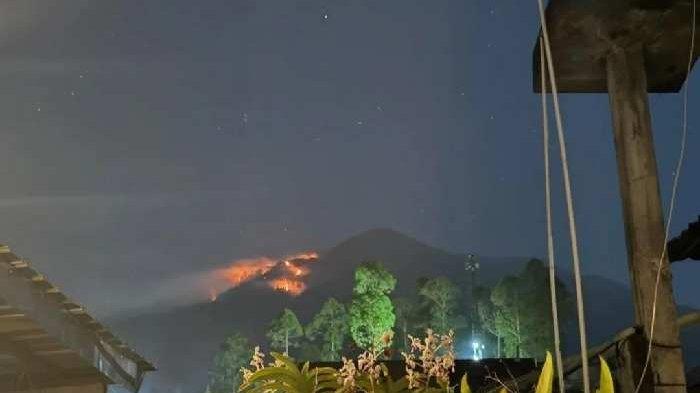 Kebakaran Gunung Agung Bali, Api Berlokasi di Dekat Pura Pengubengan, Evakuasi 2 WNA - Halaman 3 ...