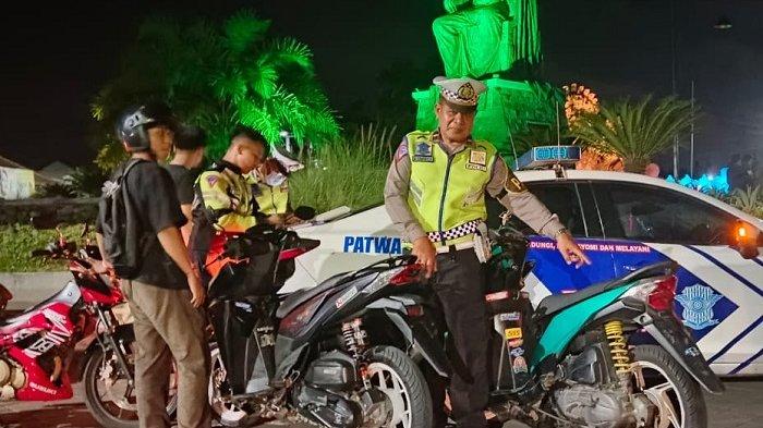 Sisir Trek-Trekan di Tabanan, Tujuh Pengendara Motor Knalpot Brong ...