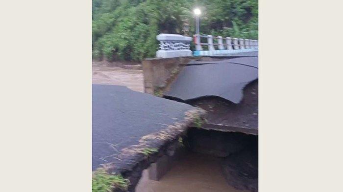 Beberapa Jembatan di Jembrana Putus, Satu Korban Hanyut di Jembatan Penyaringan Belum Ditemukan ...