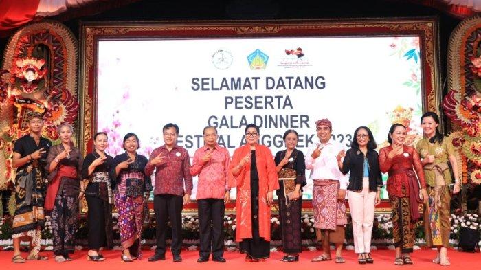 Koster Motivasi Peserta Festival Anggrek Internasional Kembangkan