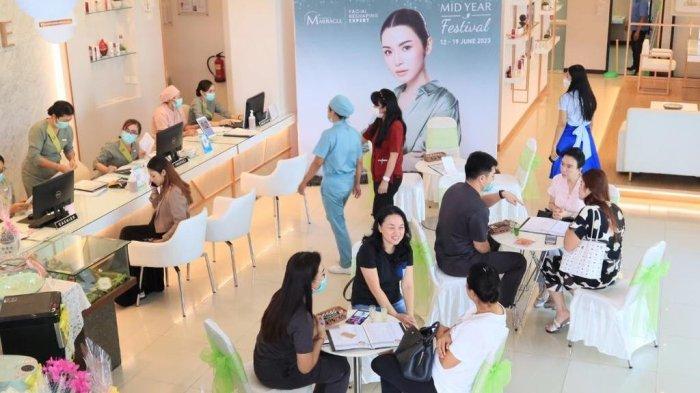 Miracle Ultimate Denpasar Adakan Mid Year Festival, Pengunjung Antusias ...