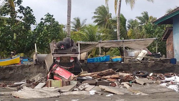 Monumen Perjuangan Pebuahan Sejarah di Jembrana Ambruk, Dihantam ...