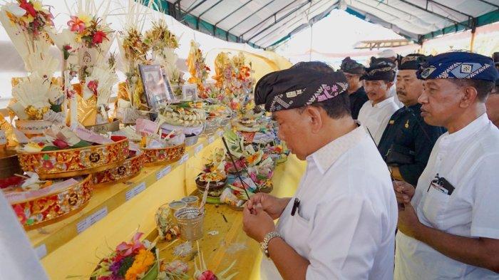 Ngaben Kusa Pranawa Dipuput Lima Orang Sulinggih, Sucikan Kerangka ...
