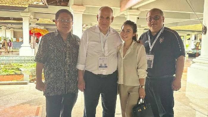 Serius Bina Talenta Muda, Bos Bali United Diskusi Dengan Presiden La ...