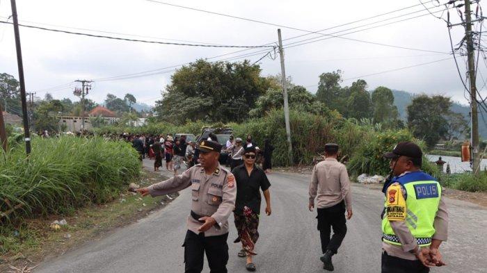 POLISI Amankan Penguburan Komang Alam, Korban Penusukan Tajen Maut di Songan Kintamani Bangli ...
