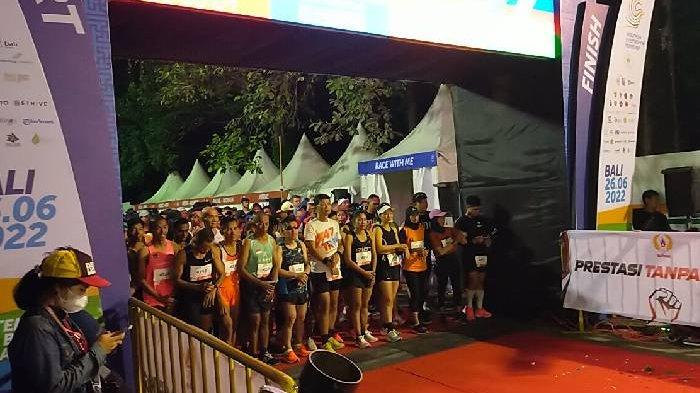 Peserta Full Marathon Mulai Berlari di Indonesia International Marathon ...