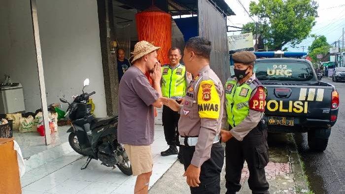 Bule Rusia Bugil dan Jalan-jalan di Ubud Gianyar Bali, Kapolsek: Kita serahkan ke Satpol PP ...