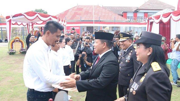 2.979 Narapidana di Bali Terima Remisi HUT ke-79 Kemerdekaan RI, 64 Napi Langsung Bebas - Tribun ...