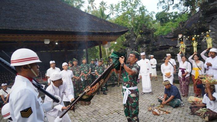 Penjamasan Duaja Korem 163/Wira Satya Lebih Dari Tradisi, Maknai ...