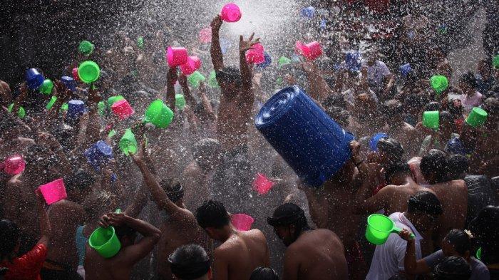 Siyat Yeh Festival Air Suwat Kesembilan, Meneduhkan Panas Iklim dan ...