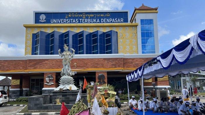 Melaspas Gedung Baru, UT Denpasar Mohon Doa Wujudkan Pendidikan Tinggi ...