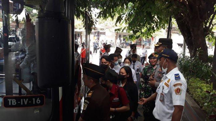 Pergerakan Penumpang di Terminal Ubung Denpasar Mengalami Peningkatan ...