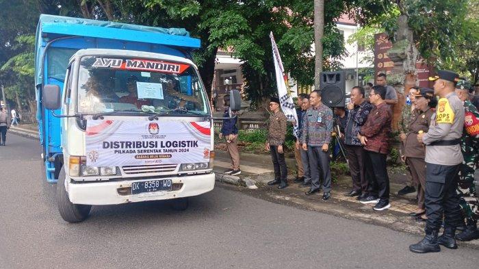 Polisi Kawal Distribusi Logistik Pilkada 2024 di Jembrana, 2 TPS Dipindah Karena Alasan Tertentu ...