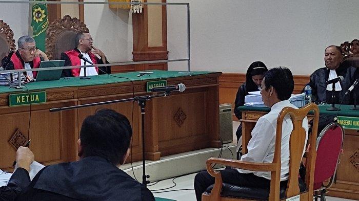 Jelang Tuntutan Kasus Dugaan Korupsi SPI Unud, Prof Antara Minta Doa Restu - Tribun-bali.com