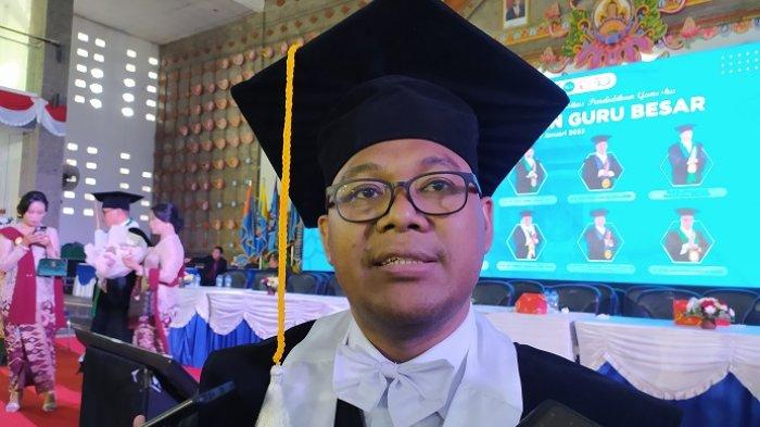 Sosok Wayan Widiana, Pria Kelahiran Karangasem Bali, Jadi Guru Besar ...